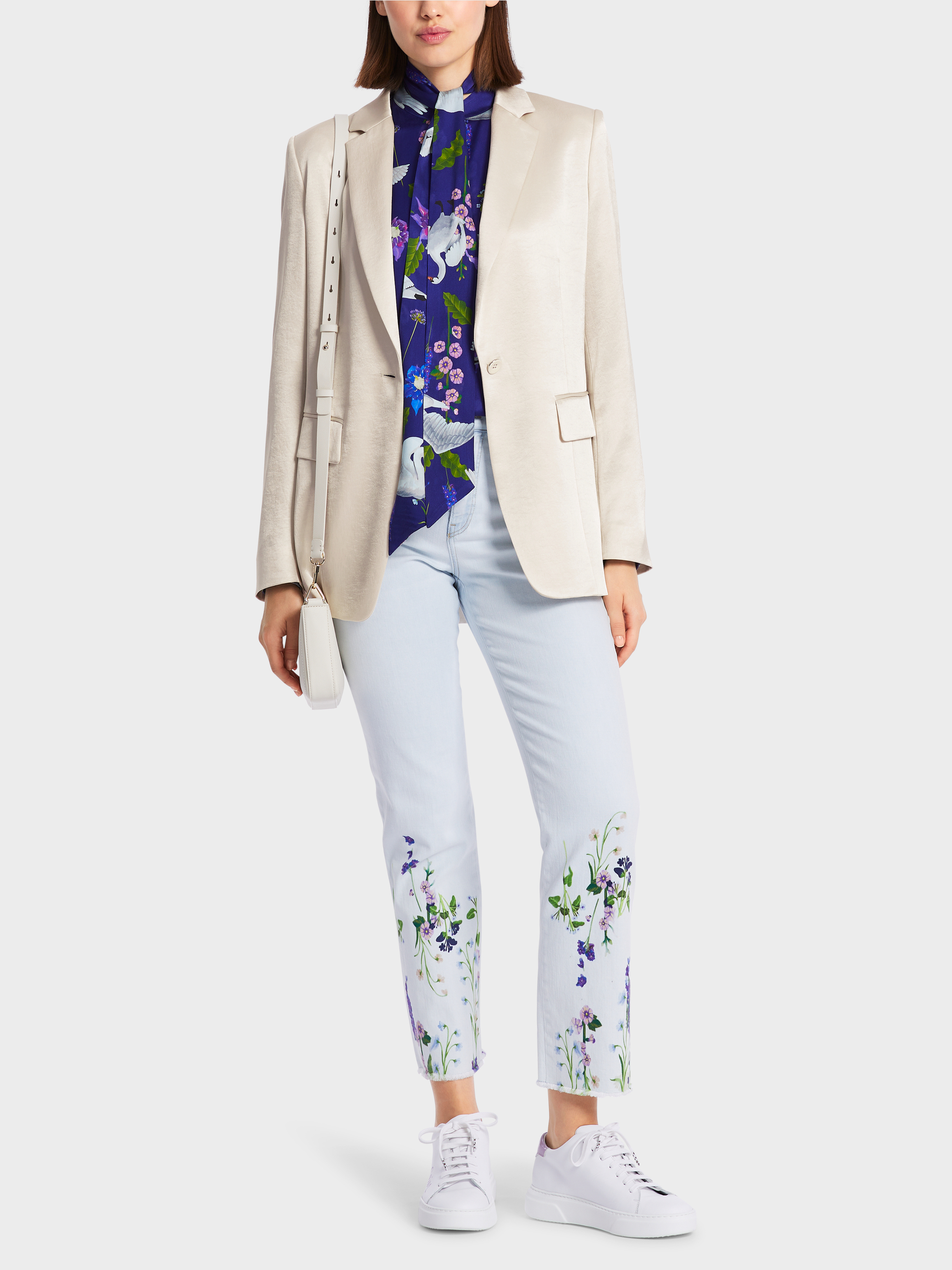 Blazer im eleganten Glanz | marc-cain.com/de
